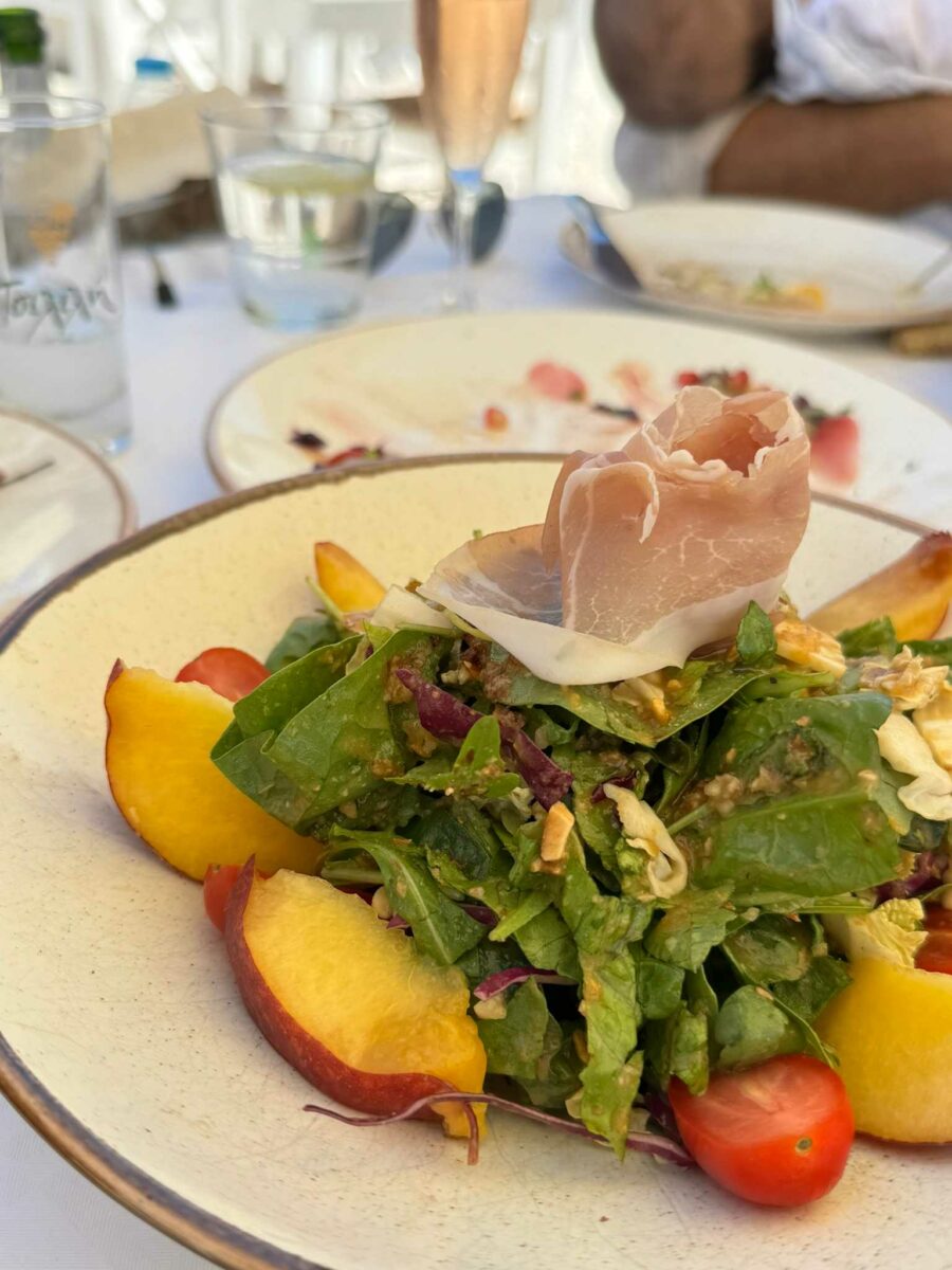 7 Best Restaurants in Milos, Greece - And 1 to Skip