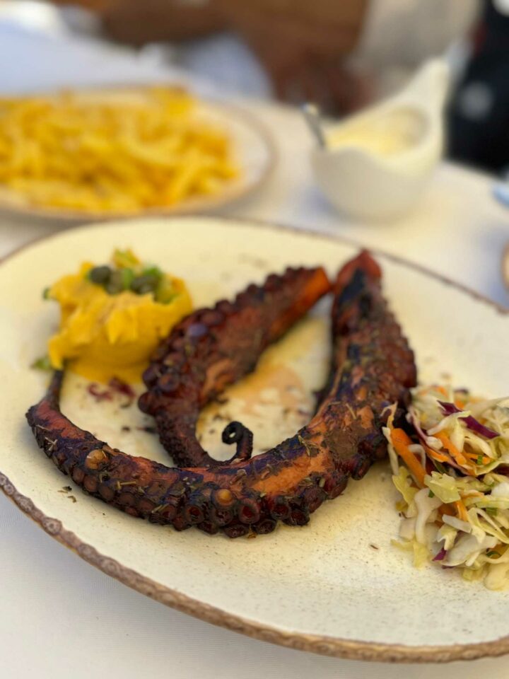 7 Best Restaurants in Milos, Greece - And 1 to Skip