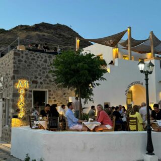 7 Best Restaurants in Milos, Greece - And 1 to Skip