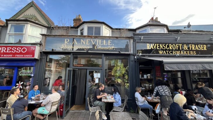 Best Cocktail Bars in Oxford, England: A Local's Guide
