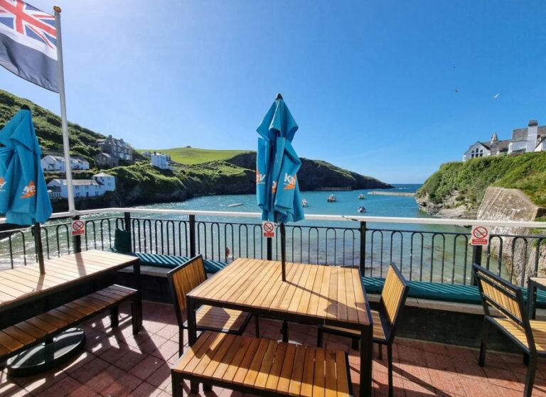 The 7 Best Pubs in Cornwall for A Pint: A Local's Guide