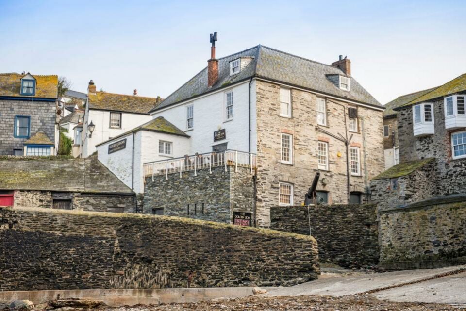 The 7 Best Pubs in Cornwall for A Pint: A Local's Guide