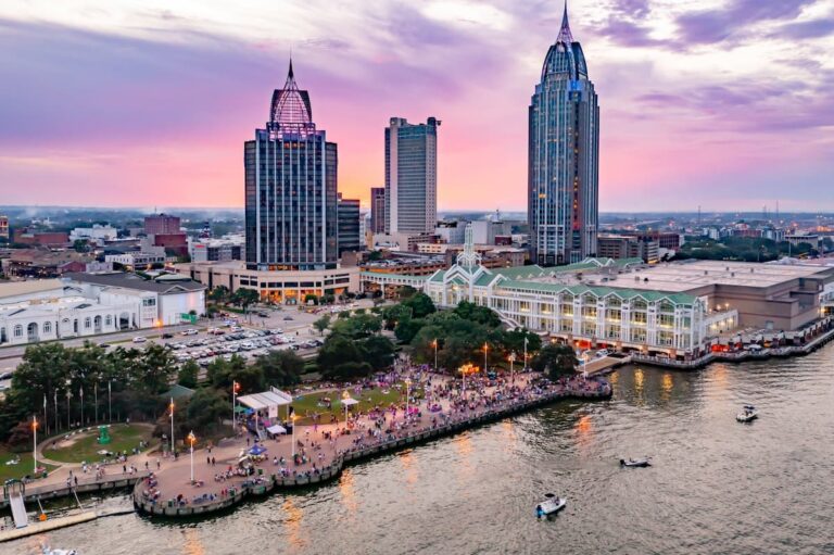 These are the 5 Best Things to Do in Downtown Mobile, Alabama